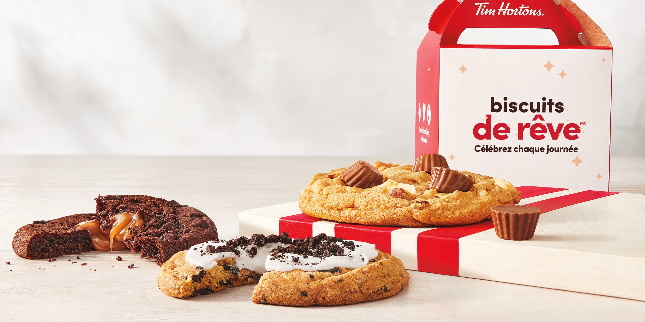 Voici deux nouvelles saveurs de biscuits de rêve(MC) Tim Hortons - OREO ...