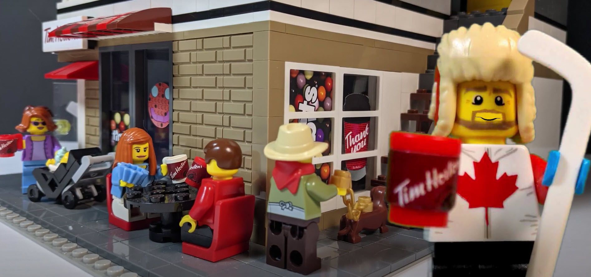 Un passionné construit un restaurant Tim Hortons en LEGO!